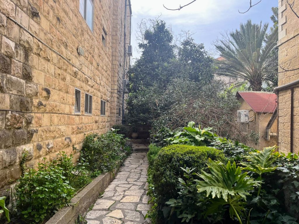 For Sale: 2 Bedroom Apartment in Baka - Jerusalem Real Estate – Alon ...